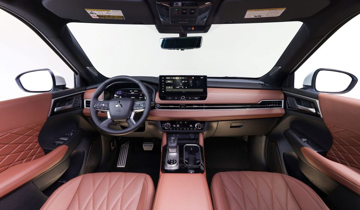 Mitsubishi publicó las primeras imágenes oficiales del interior del ...